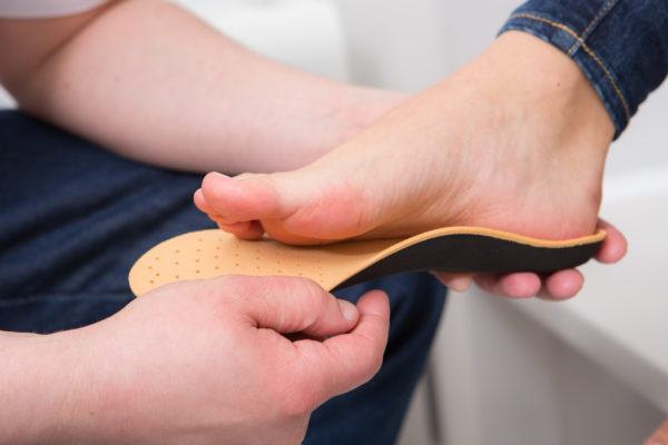 Arch Support for Flat Feet: Everything You Need to Know - Steal The Style